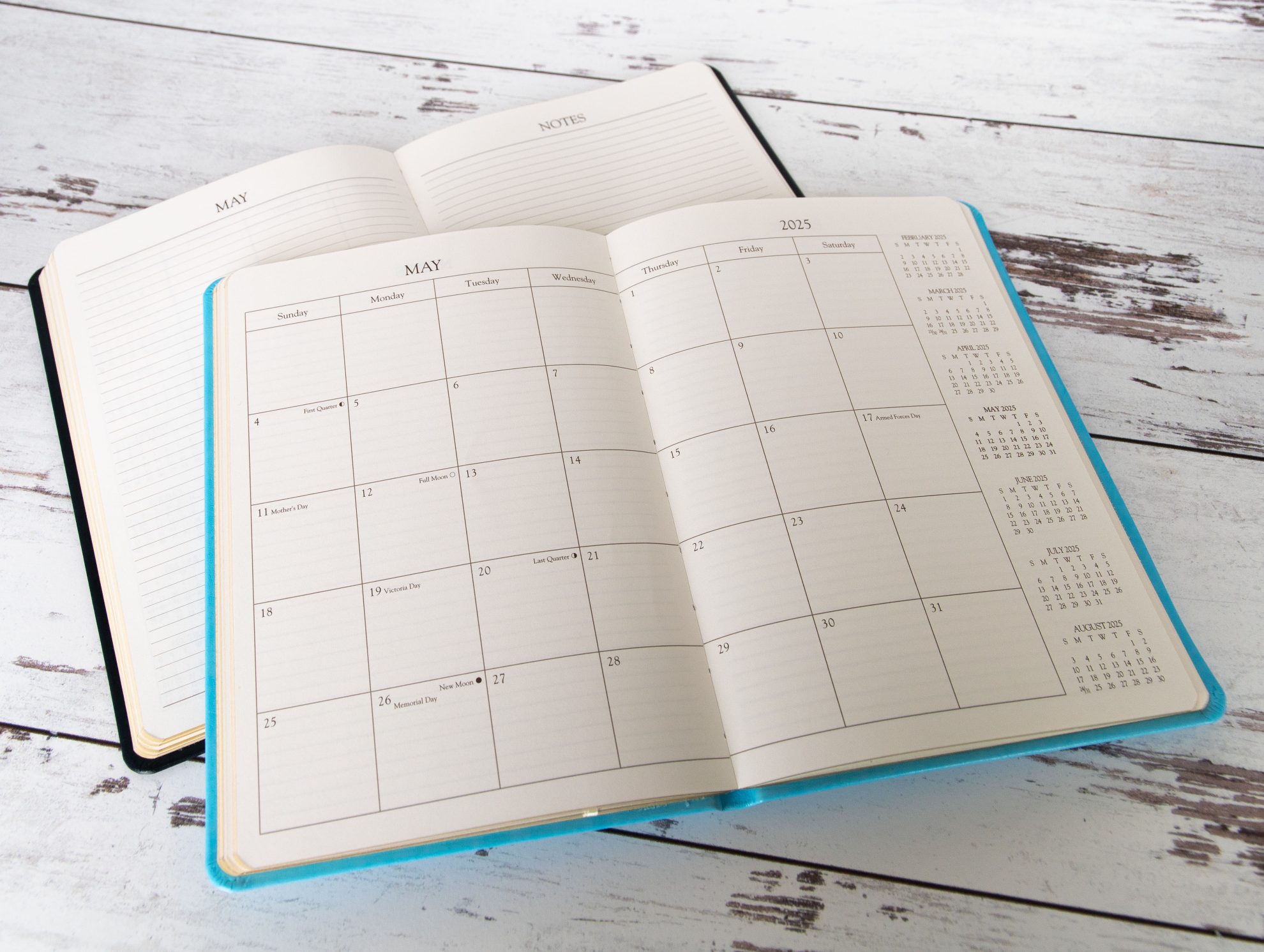 Monthly Planners: A Guide - Gallery Leather Blog